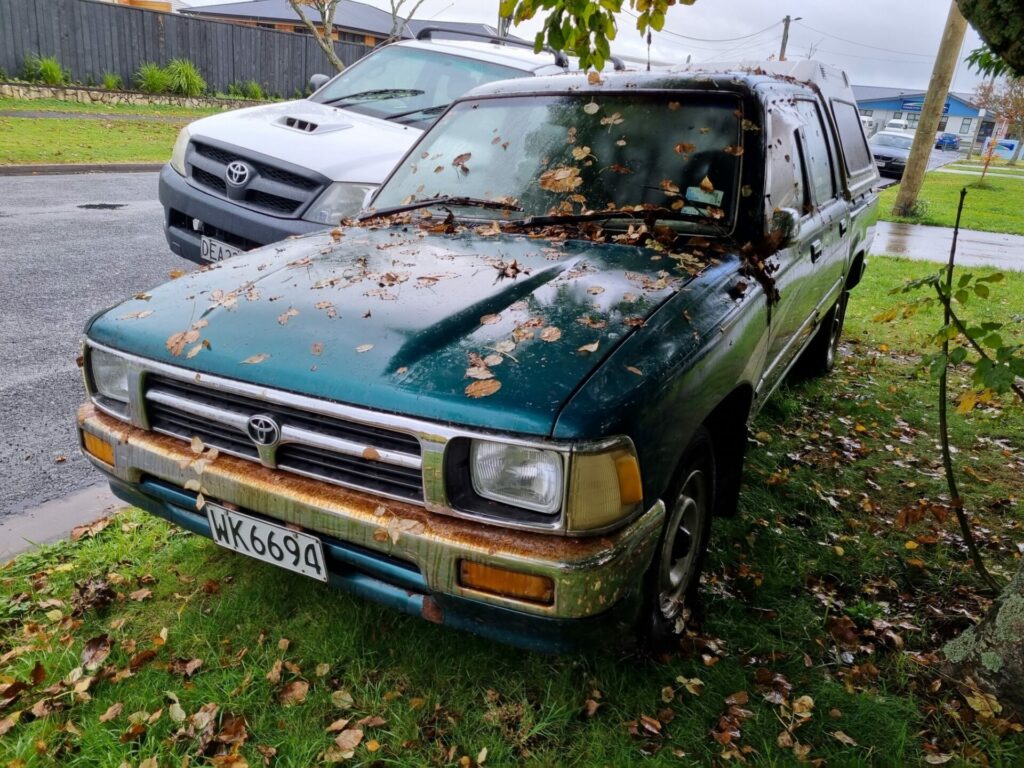 Broken Car Collection Dunedin: We Buy Junk Vehicles & Pay You Top Cash
